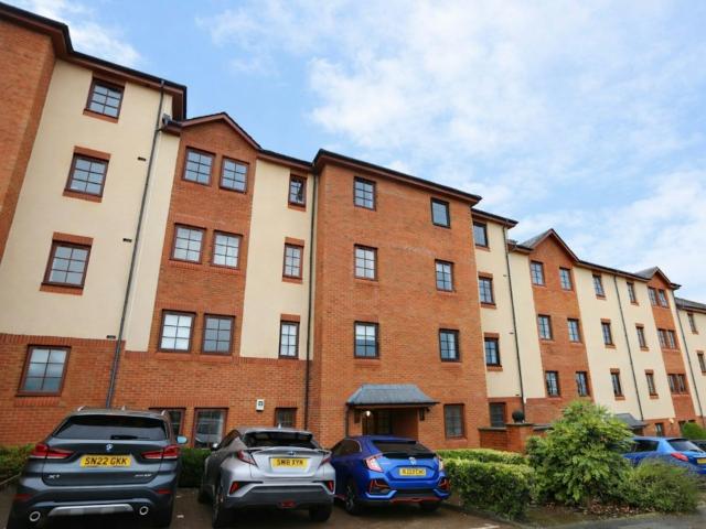 apartment in Orchard Brae Avenue, Flat 1 Comely Bank, Edinburgh, EH4