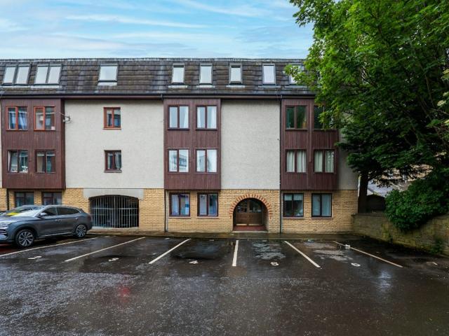 apartment in Lochrin Place, Flat 2 Tollcross, Edinburgh, EH3