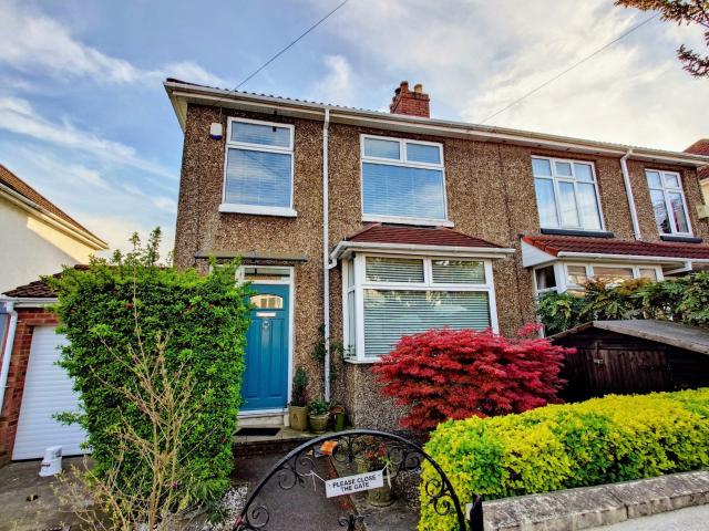 apartment in Longmead Avenue
