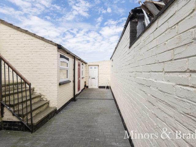 apartment in London Road South, Lowestoft