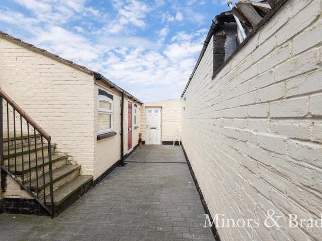 apartment in London Road South, Lowestoft