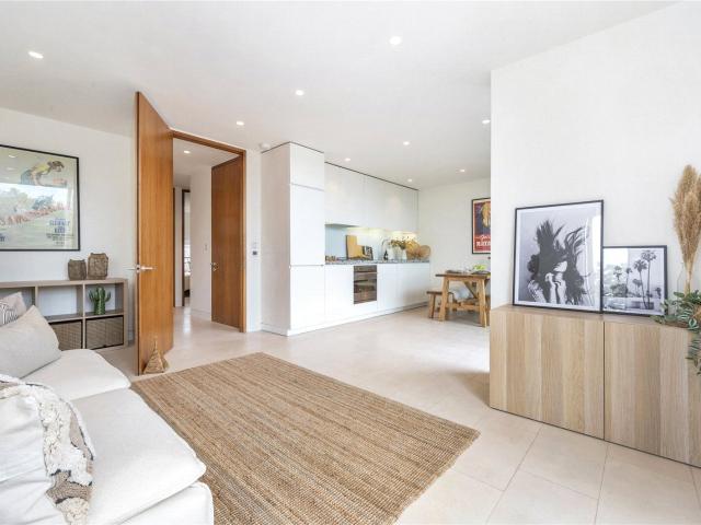 apartment in Latitude House, Oval Road, Camden NW1 7EU