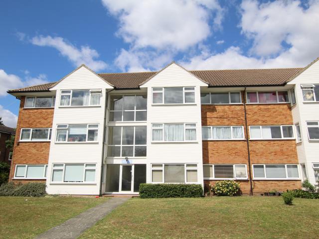 apartment in Lavender Court, LC544, West Molsey, KT8