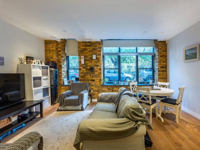 apartment in Lawn Lane