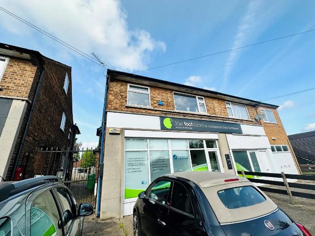 apartment in Lambourne Drive, Wollaton, NG8