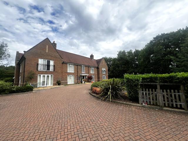 apartment in Langmore Lane Lindfield