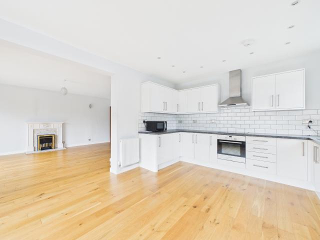 apartment in Lansdown Crescent, Cheltenham, GL50