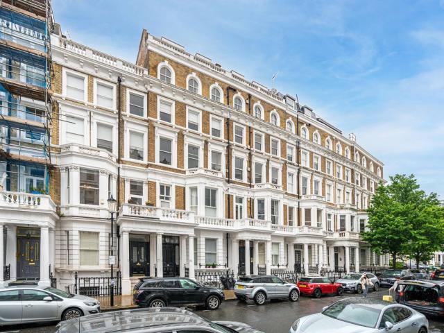 apartment in Lexham Gardens