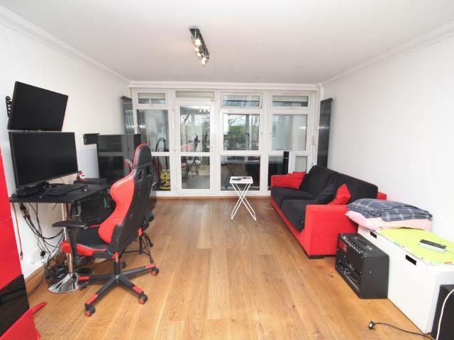 apartment in Leabank View, Grovelands Road, South Tottenham, N15