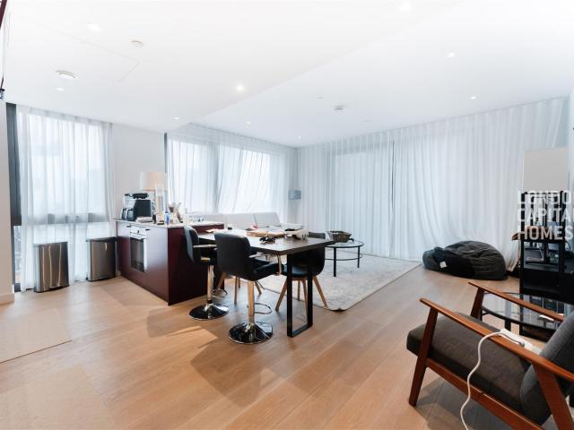 apartment in Legacy Building 1 Viaduct Gardens, LONDON