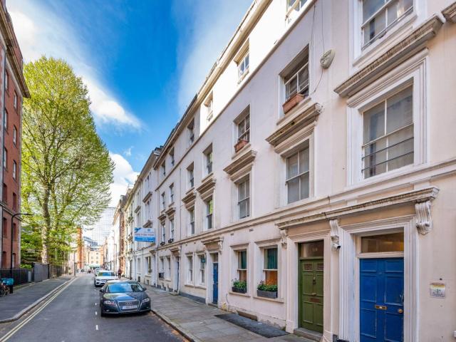 apartment in Little Russell Street