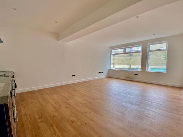 apartment in Liverpool gardens