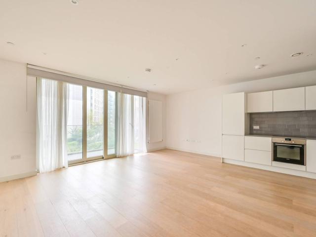 apartment in Liner House, E14