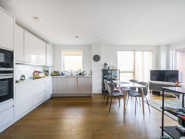 apartment in Lismore Boulevard