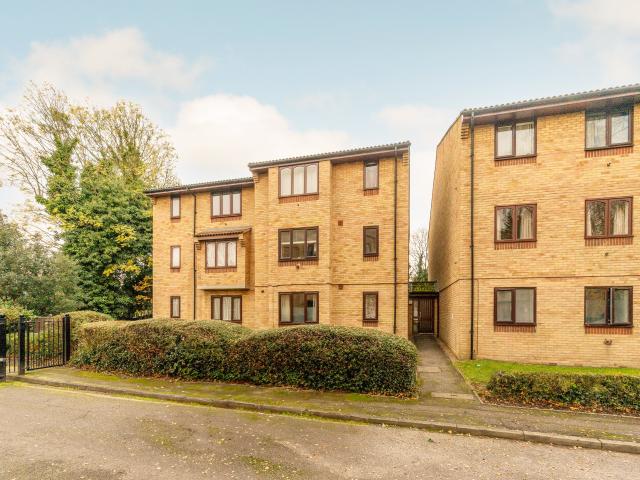 apartment in Ludford Close