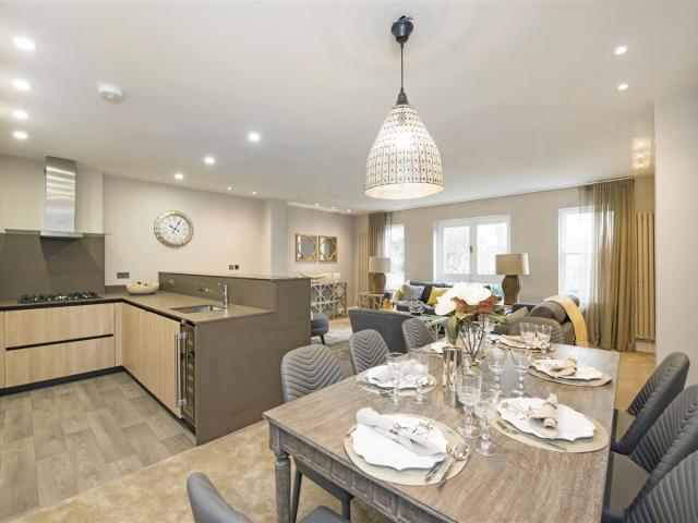 apartment in Lyndhurst, NW3 5PB