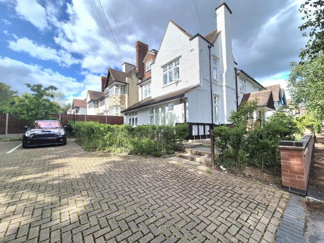 apartment in Morland Avenue Stoneygate