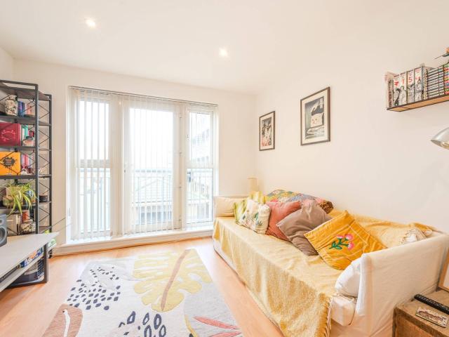 apartment in Morton Close
