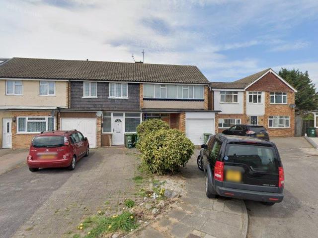 Apartment In Maxwell Road, Ashford Tw15