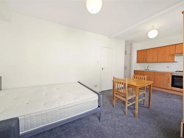 apartment in Maygrove Road West Hampstead, NW6