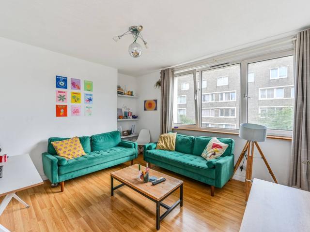apartment in Maysoule Road, SW11