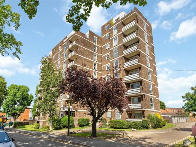 apartment in Manor Park Road