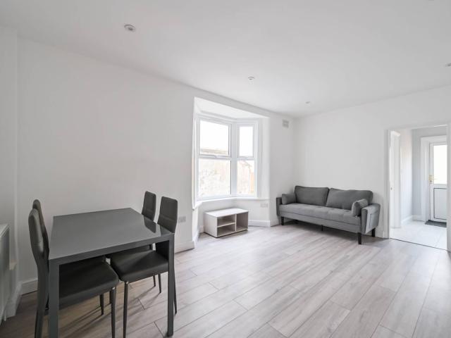 apartment in Margery Park Road