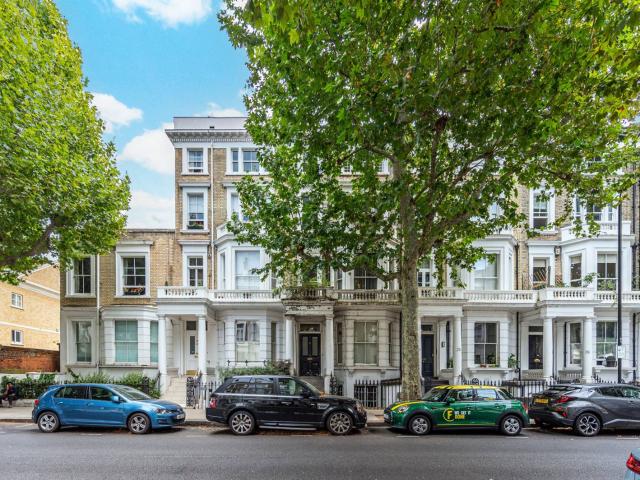 apartment in Marloes Road