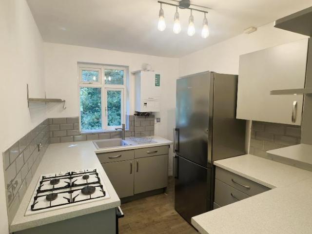 apartment in Martin Way, Morden, SM4 4AG