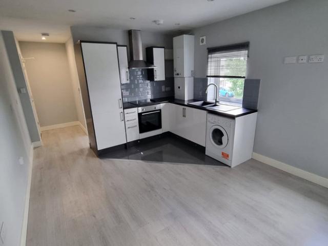 apartment in Menmarsh Road, Aylesbury, HP18 9