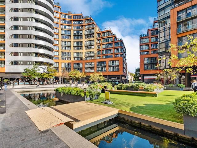 apartment in Merchant Square East, Paddington, London, W2