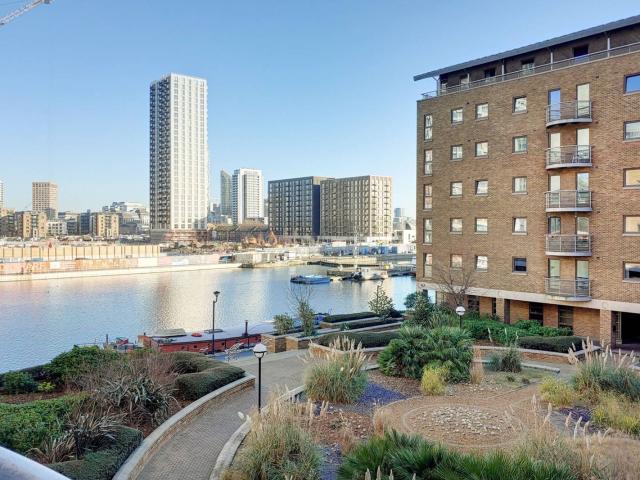 apartment in Meridian Place