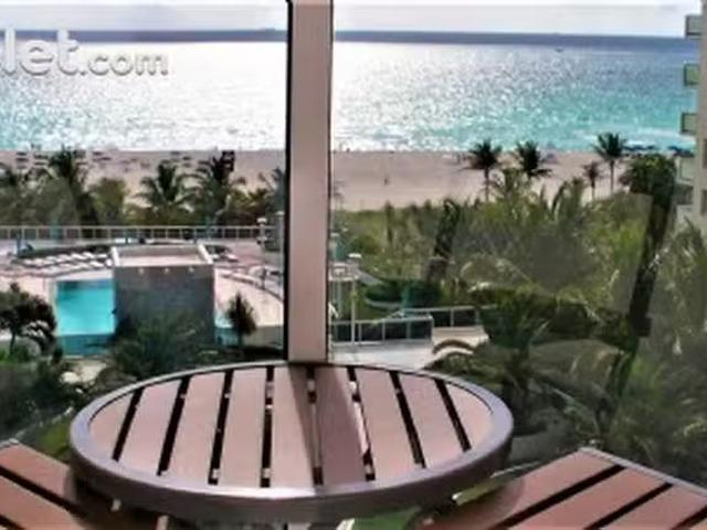 Apartment in Miami Beach