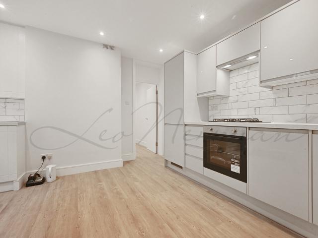 apartment in Miles Building, Penfold Place, London, NW1