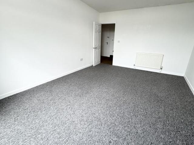 apartment in Millbrook Road West, Southampton