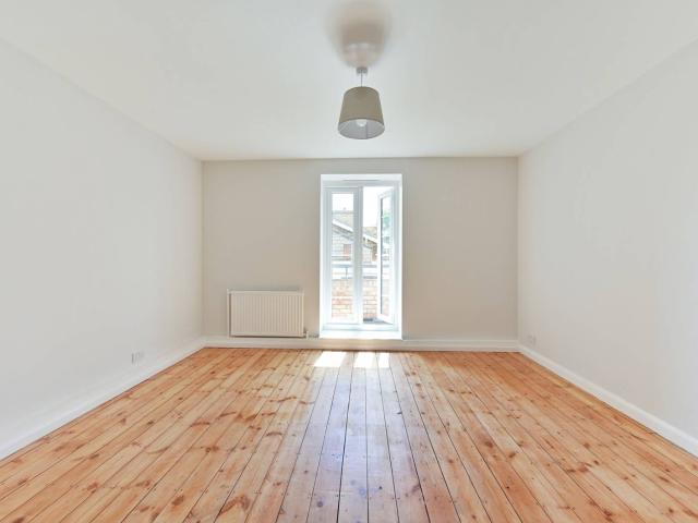 apartment in Millbrooke Court