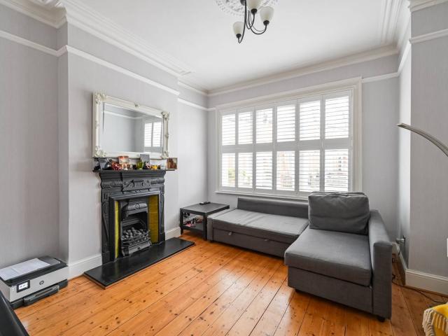 apartment in Milton Park, N6