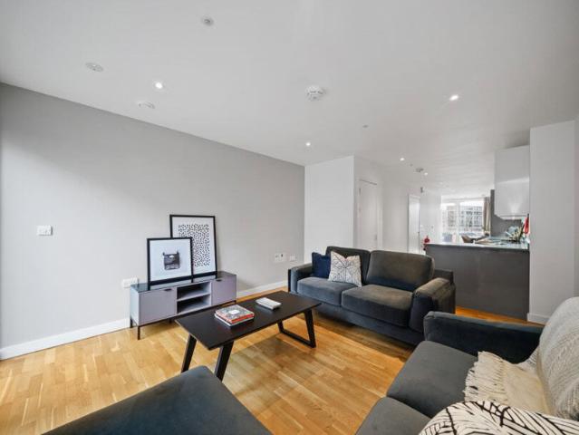 apartment in N26 Townhouses, London, E20 1BX