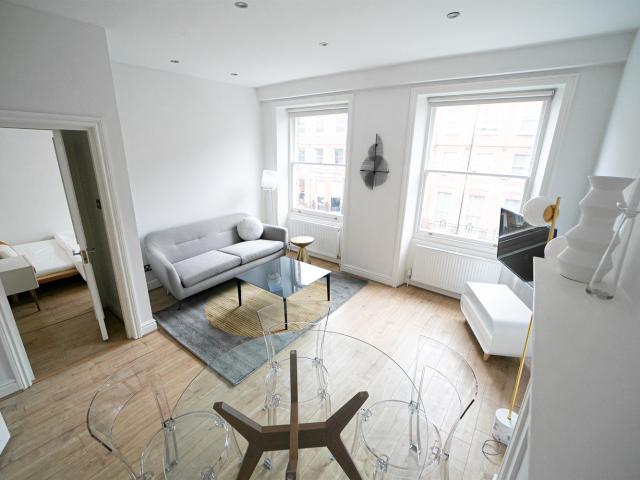apartment in Nottingham Place, W1U