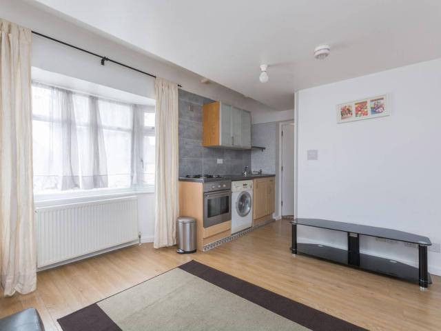 apartment in Noel Road