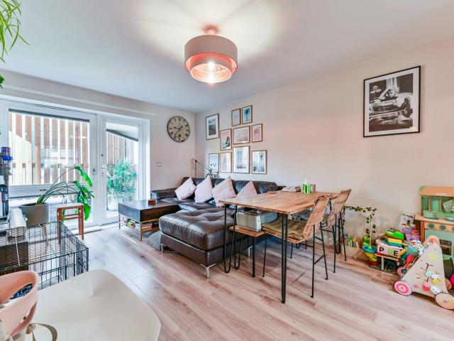apartment in Northwold Road
