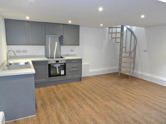 apartment in North Gate, Newark