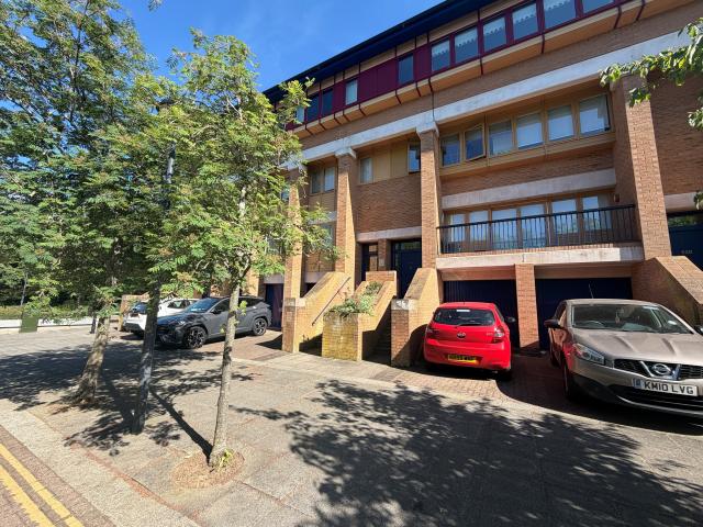 apartment in North Row,MK9 3NS