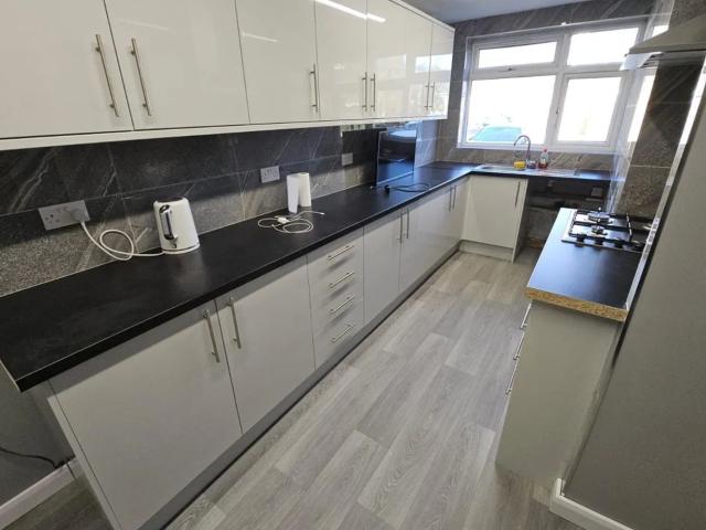 apartment in North Road, N7