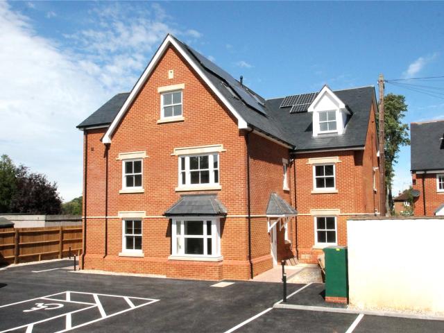 apartment in Netley Street, Farnborough, Hampshire, GU14 6GW