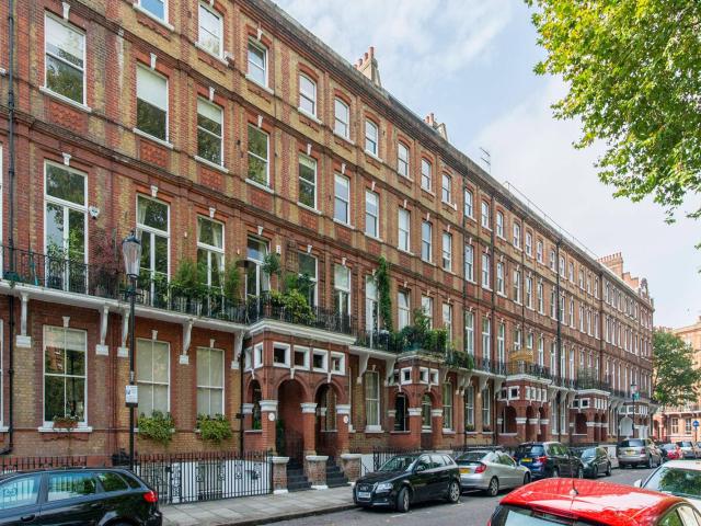 apartment in Nevern Square