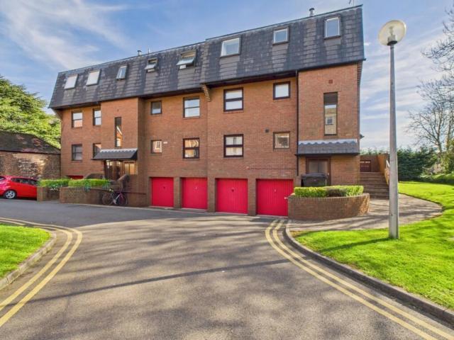 apartment in New Hunting Court Peterborough PE3