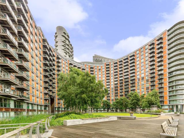 apartment in New Providence Wharf