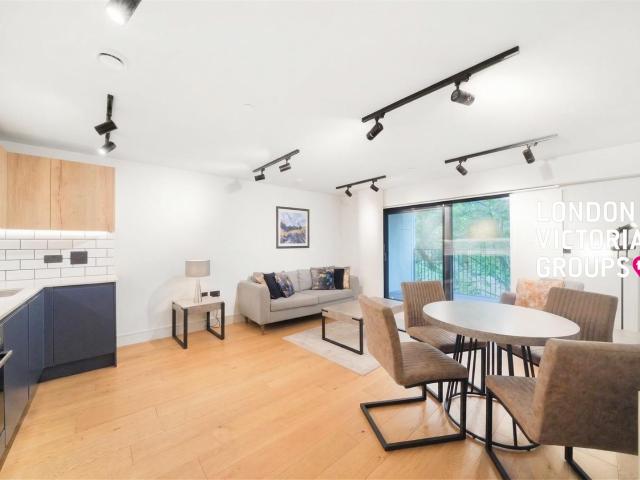 apartment in Newham's Yard, 151 Tower Bridge Road, London