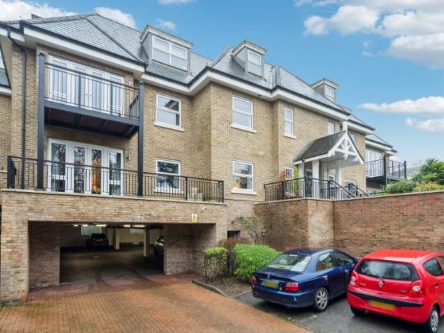apartment in South Park, Gerrards Cross, Buckinghamshire